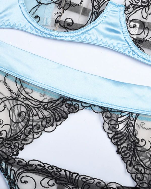 Ruffle Lingerie Sky Flower | Hellblaue-schwarzes Spitzen Dessous Set ...